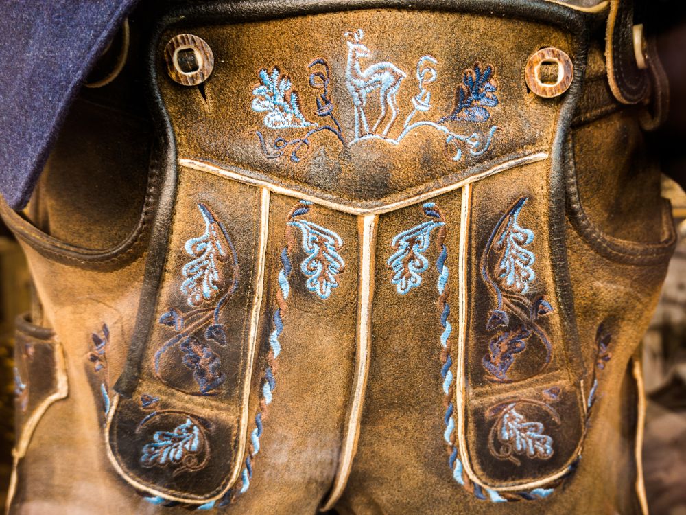 Welches Leder ist das richtige für Lederhosen? | eDirndl