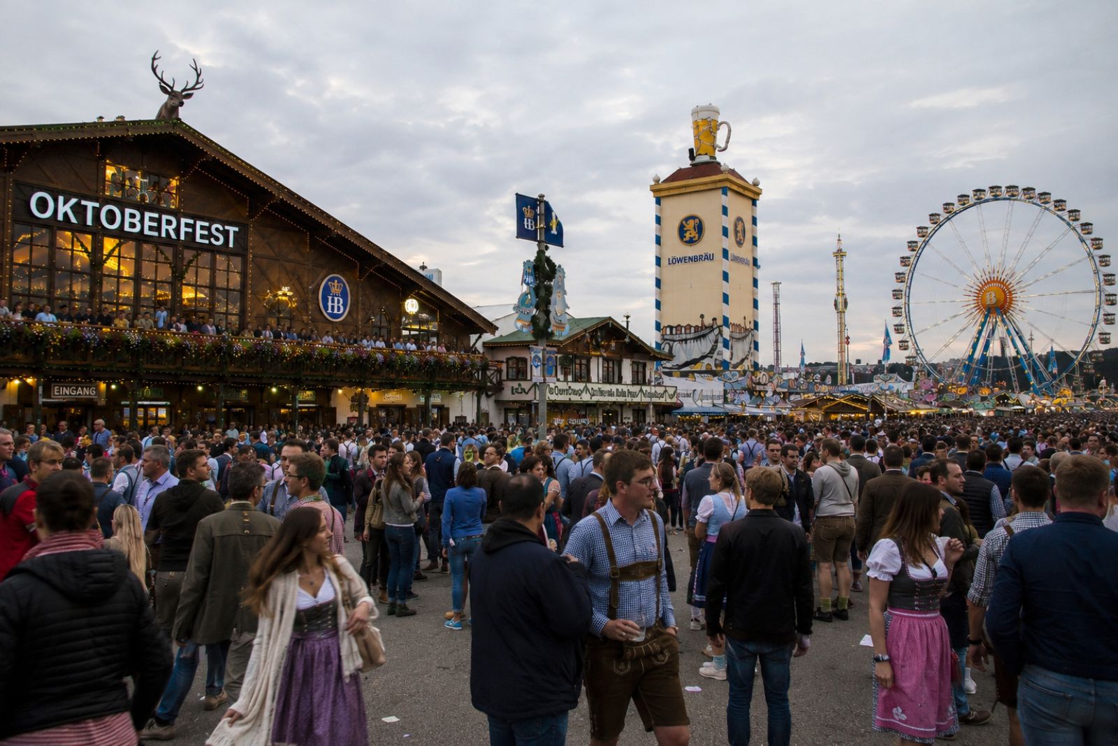 Oktoberfest Munich 2026: Dates, Tents, Tickets & Outfits – eDirndl